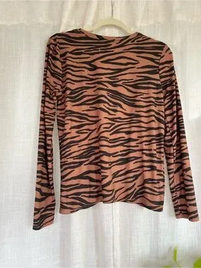 Olive & Oak | Tops | Olive Oak Brown And Black Zebraprint Long Sleeve ...